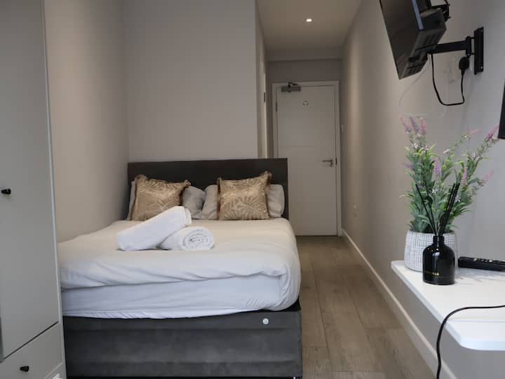 Long Term Stays | Contractor 5 Bed | All En-suite - Watford