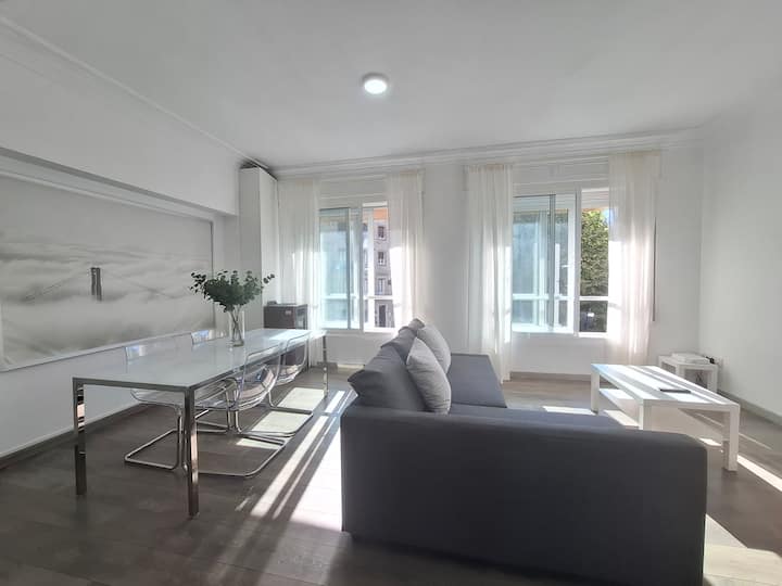 Sl. Disfruta De Las Vistas Al Parque De San Lazaro - Orense