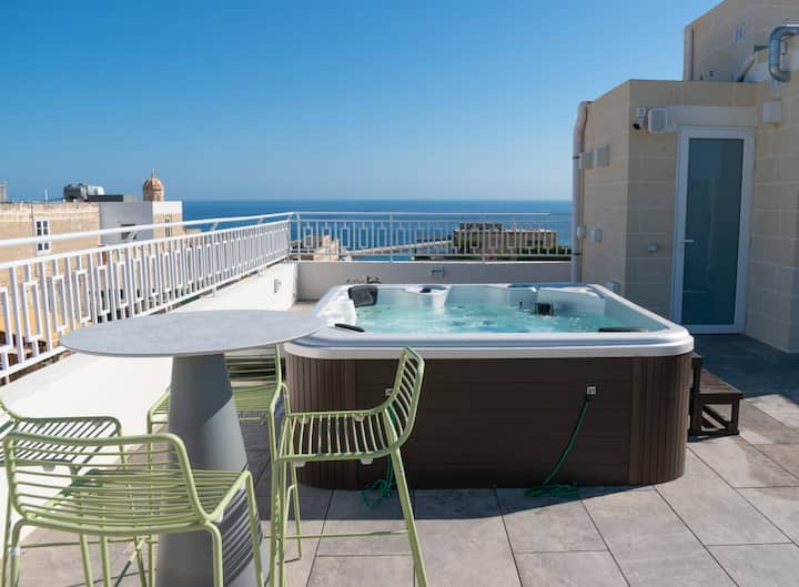 Avalon Boutique - Deluxe Twin Room With Balcony - Valletta
