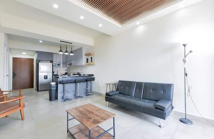 1 King & 2 Twin Bed | 6 People 2br2br | Gym & Pool - Monterrey