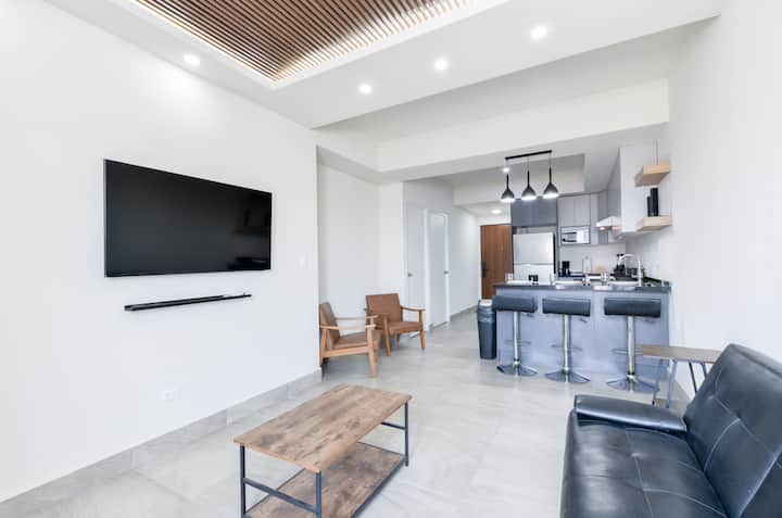 1 King & 2 Twin Bed | 6 People 2br2br | Gym & Pool - Monterrey