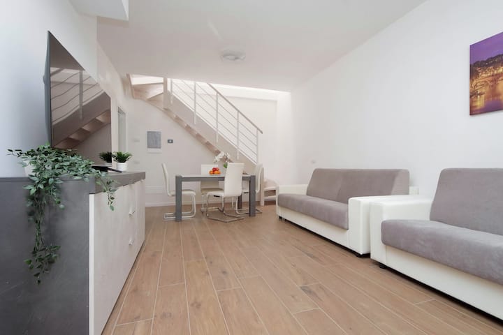 Grand Townhouse · Home Office · San Lorenzo - Rome