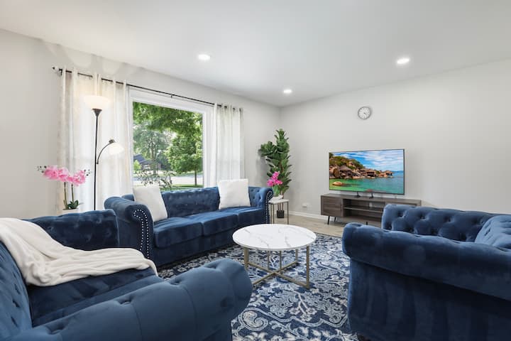 A List Heights: Modern Home - Arlington Heights, IL