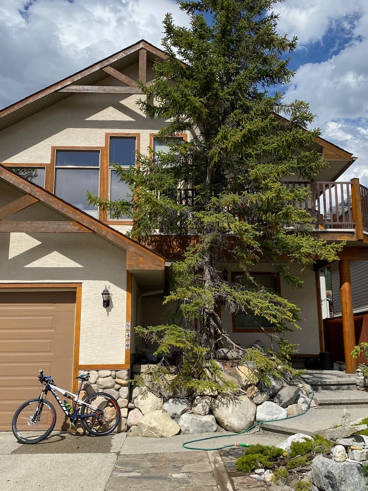 Alberta Rocky Mountain High - Canmore