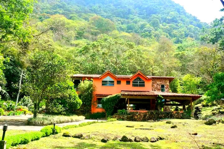 Quinta El Bosque - Panama