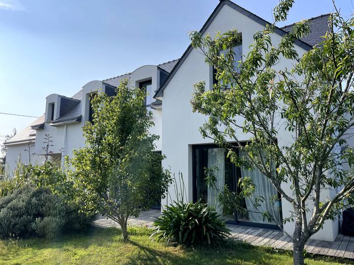 Maison Lumineuse, Au Calme à Deux Pas Du Bourg - Erdeven