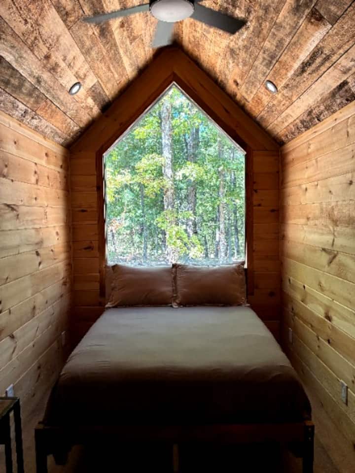 Jasper Tiny Home Wood-burning Hot Tub Hideaway - Jasper, AR
