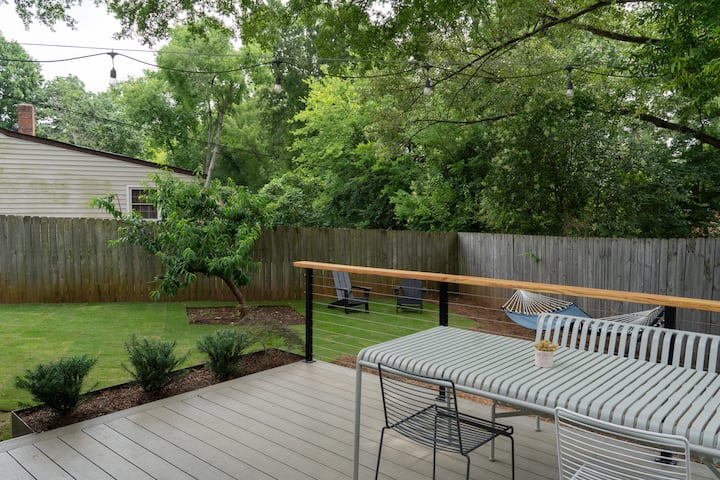 Stylish Urban Getaway + Deck & Ev Charging - Charlotte, NC