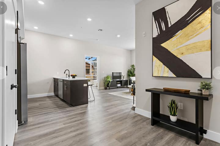 Urban Home Away From Home W. Rooftop& Parking - Jersey City, NJ