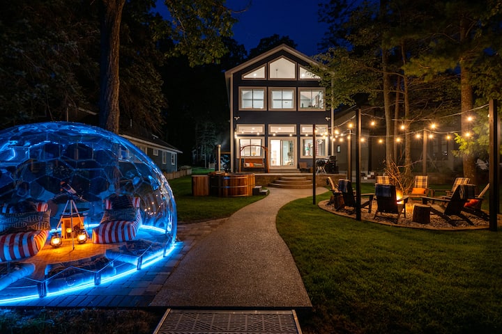 Haven On Higgins-lakefront W/ Cinema/dome/hot Tub - Higgins Lake, MI