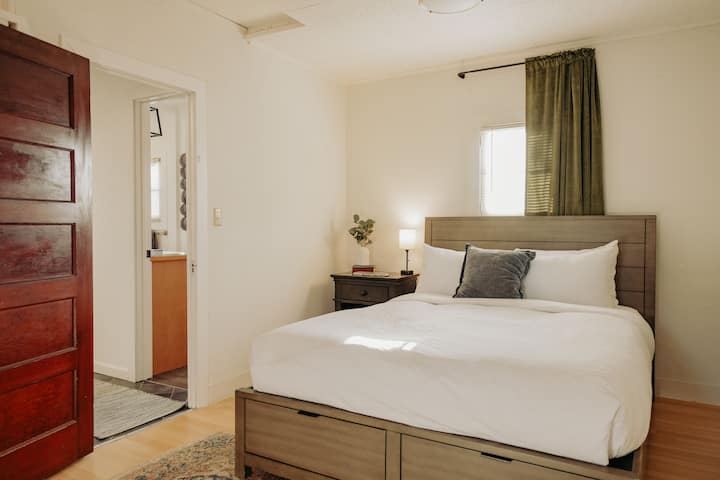 Chic Retreat 10 Min To Spokane - Spokane, WA