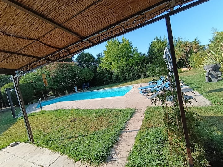 Maison Au Calme T3 Avec Terrasse Et Piscine - Marguerittes