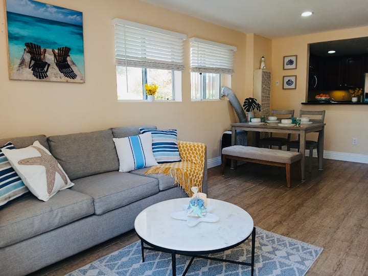 Ucsd Urban Life | Furnished Apt Near Campus & Mall - San Diego, CA