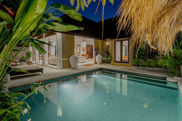 3br Beach Villa In Seminyak - Kuta