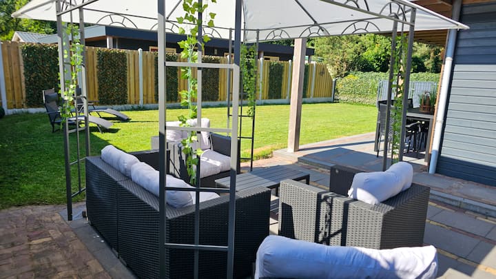 Cozy 3- Bedroom Bungallow In Ermerstrand - Drenthe