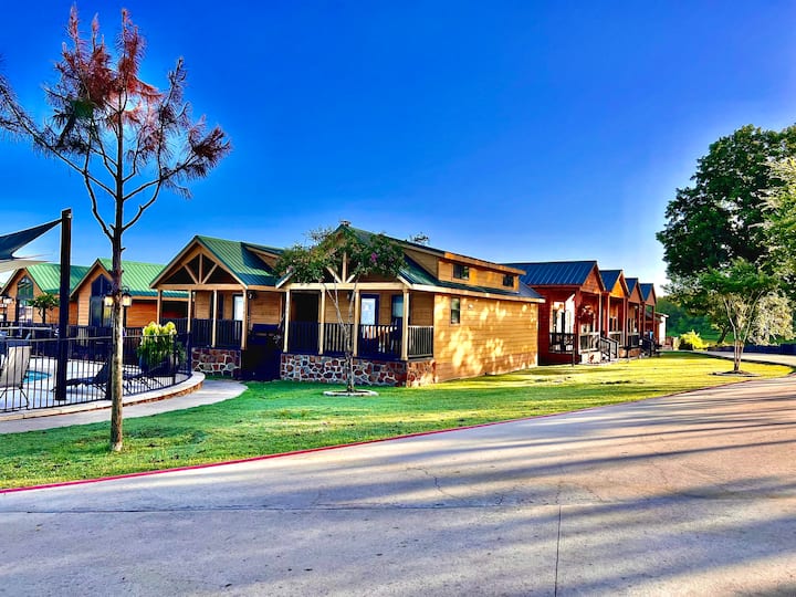 Belas Lake Resort Cabin #215 - Willis, TX