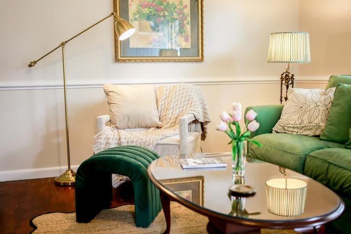 Redheart Cottage Perfect Home For Long Term Stays - Hampton, VA