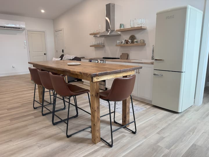 3br Downtown Blenheim Suite{sleeps 9}full Kitchen - Chatham-Kent