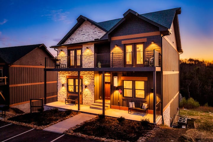 Pvt Waterpark|hot Tub|pool|6 Br|games|sleeps 22 - Sevierville, TN