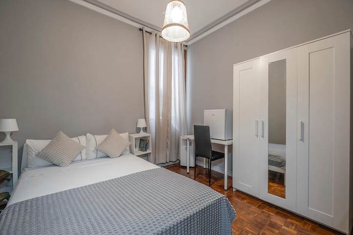 Apartamento Escalera Noble – Centro Histórico - Madrid