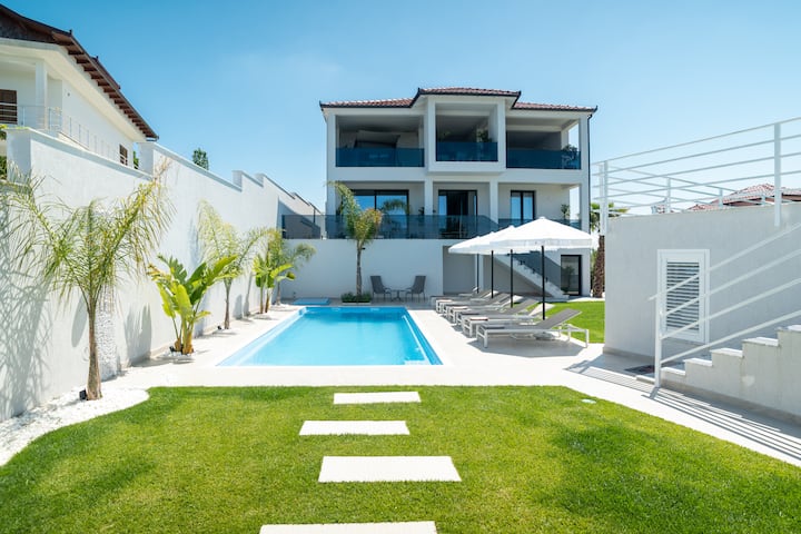 Villa Cosmo    Your Gateway To The Galaxy - Durrës