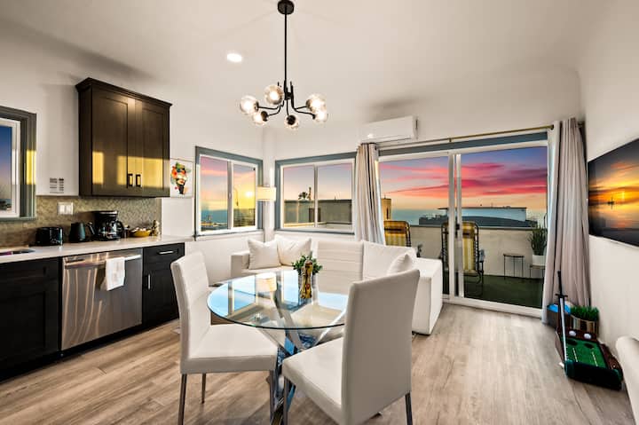 Luxury Beachside Gem | Walk To Beach + Ocean Views - Redondo Beach, CA