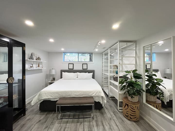 Luxurious Spacious Studio W Kingbed *Near Subway - 토론토
