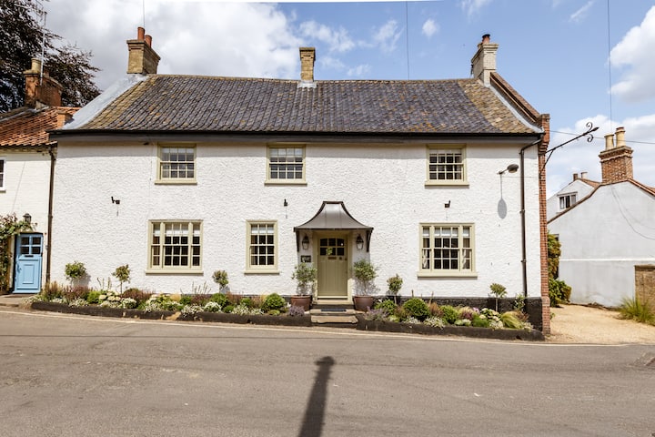 Robin Hood & Stable Cottage - Burnham Market