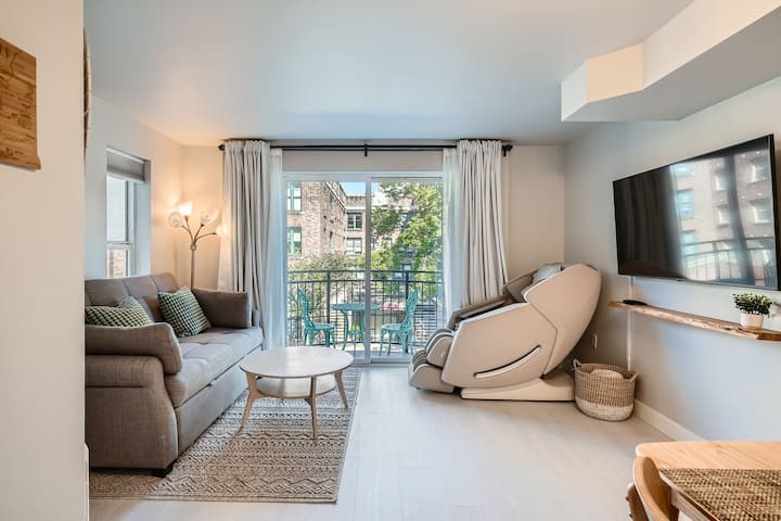 Downtown Seattle Free Parking, Walk 99 Score& View - Seattle, WA