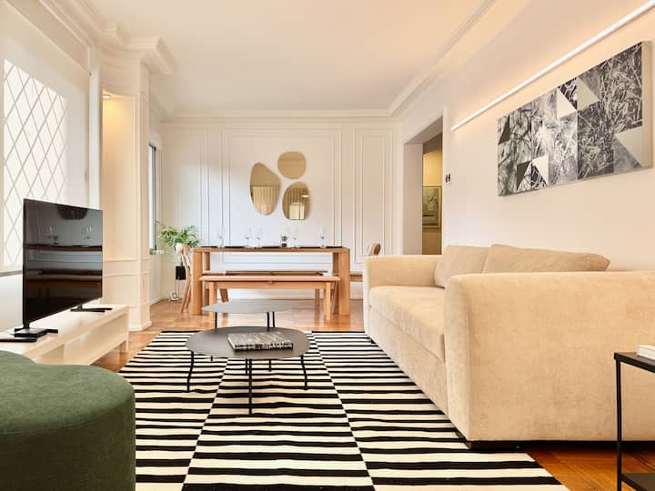 Spacious § Elegant Neoclassical Style In Santiago - Chili