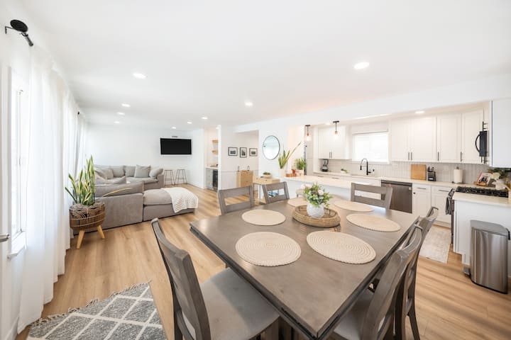 Poolside Paradise Near Lax 3/2 - Manhattan Beach, CA