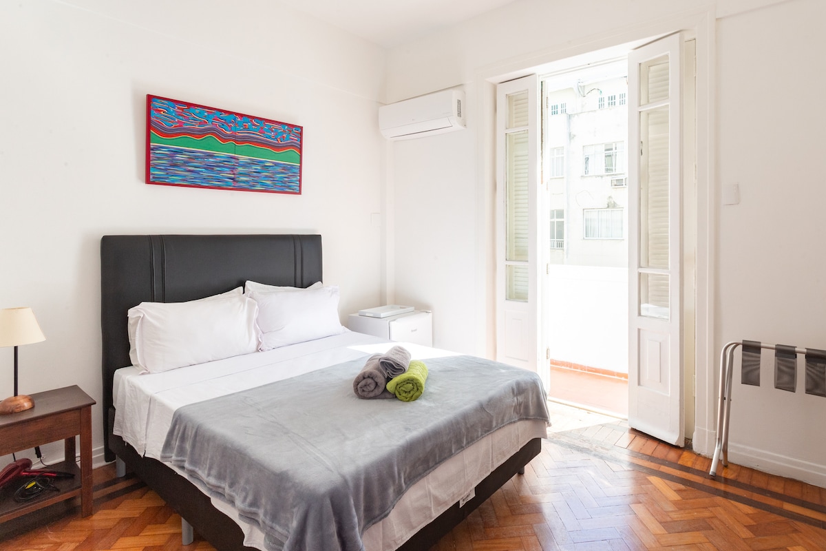 Copacabana Beach View Balcony Purple Room - Apartments for Rent in Rio ...