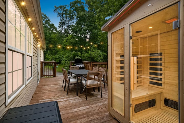 7min To Nrg | Sauna | Hottub | Firepit | Huge Deck - Fayetteville, WV