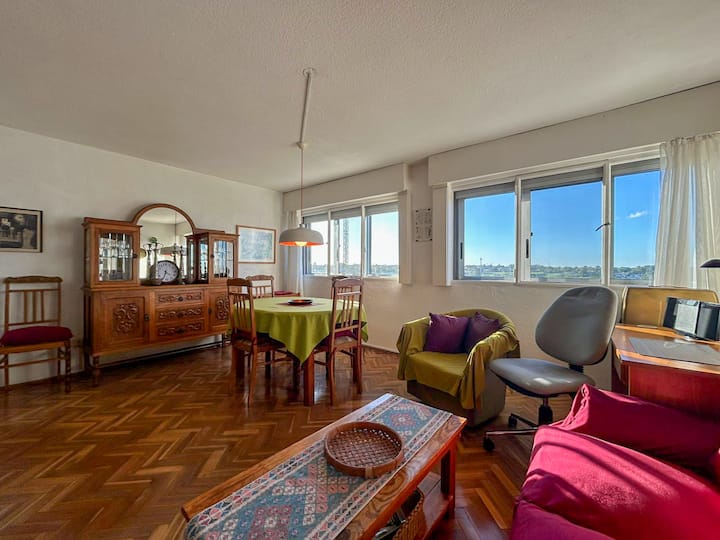 A 2kms De Montevideo Shopping-amplio Y Luminoso - Montevideo