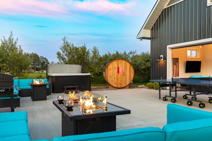 4-cabin Resort – Sauna, Hot Tub, & Epic Game Room - Arcadia, MI