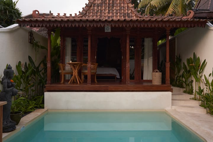Handcrafted Mahogany Retreat With Private Pool - Bali