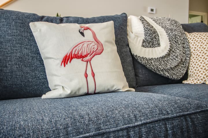 Flamingo Grove | 4br W/ Hot Tub Near Downtown - Rehoboth Beach, DE