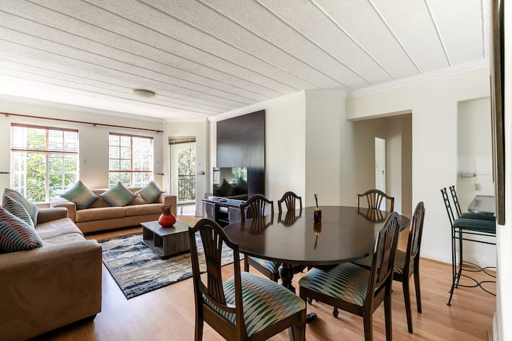 Executive 3bd In Sandton City - Sandton