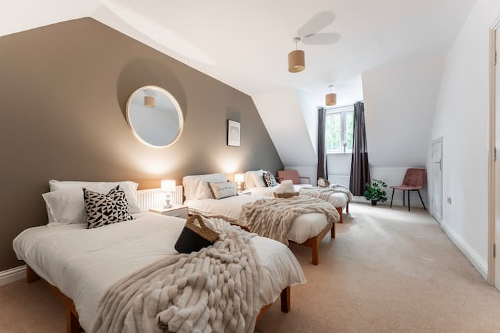Luxury 6br House – Ideal For Groups & Families - Newmarket