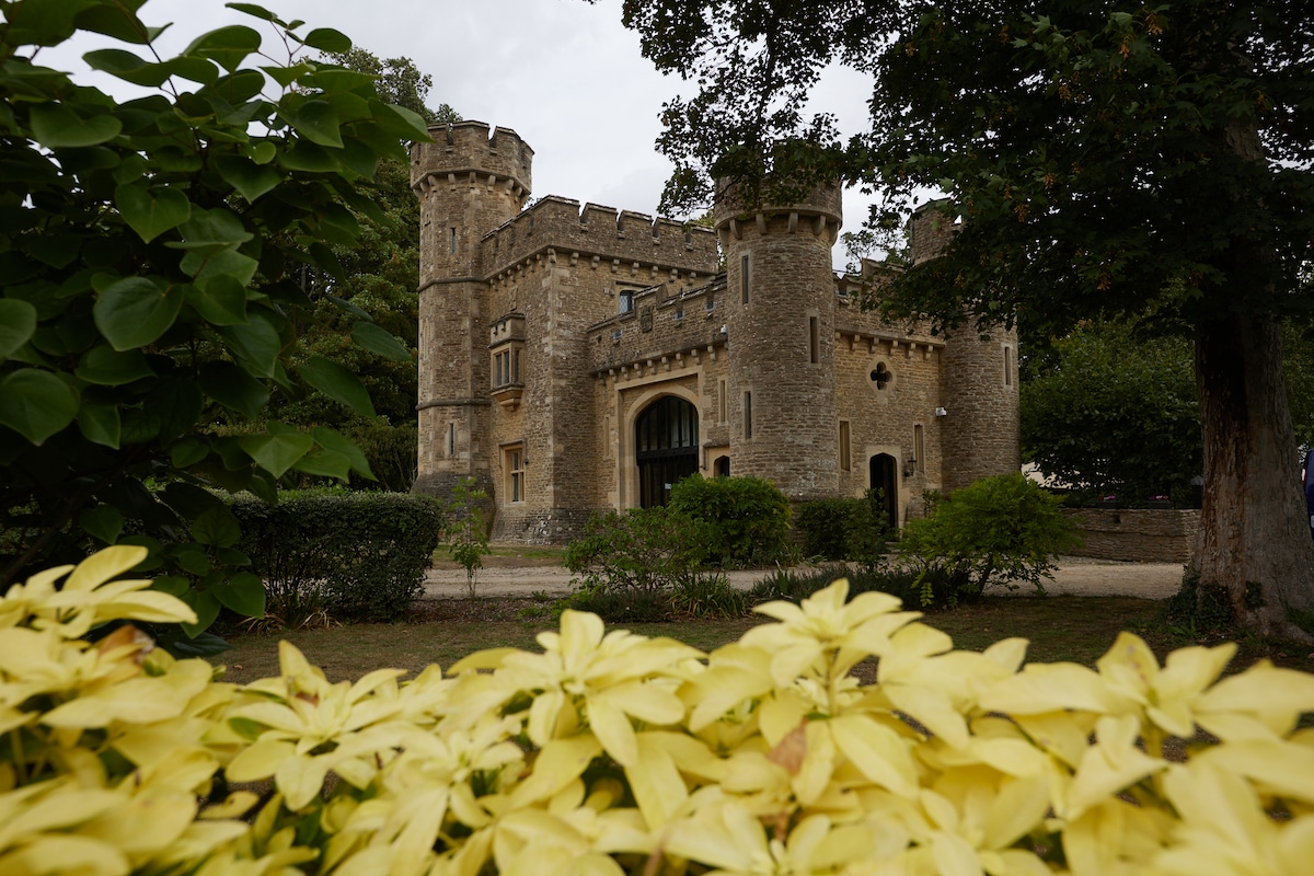 Real Castle Stay – Entire Property, 10 mins Bath - Castles for Rent in ...