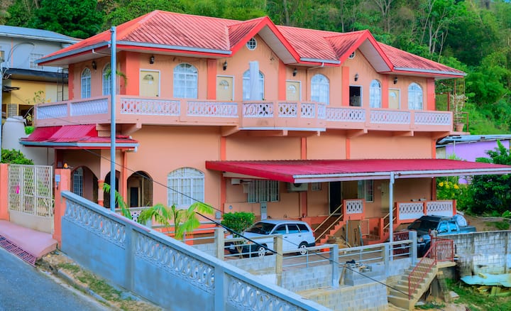 Carolyn's View  Guest House - Port of Spain