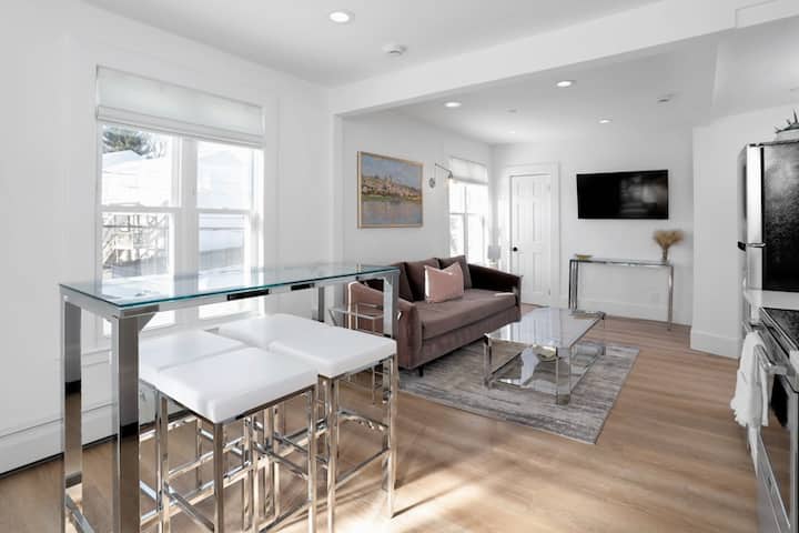 Stylish 3br/2ba Retreat Apt #3 - Stamford