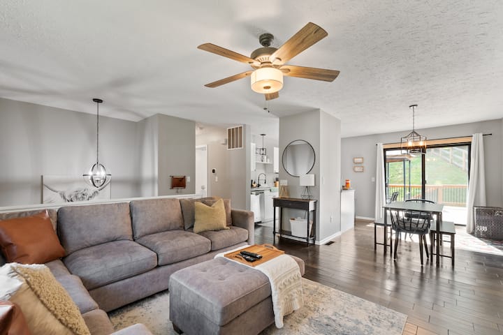 Happy Haven | Near Cincinnati & Ark | Fenced Yard - Covington, KY