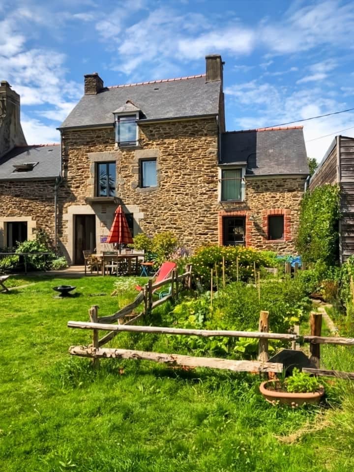 Longère En Pierre, Tout Confort - Pleurtuit