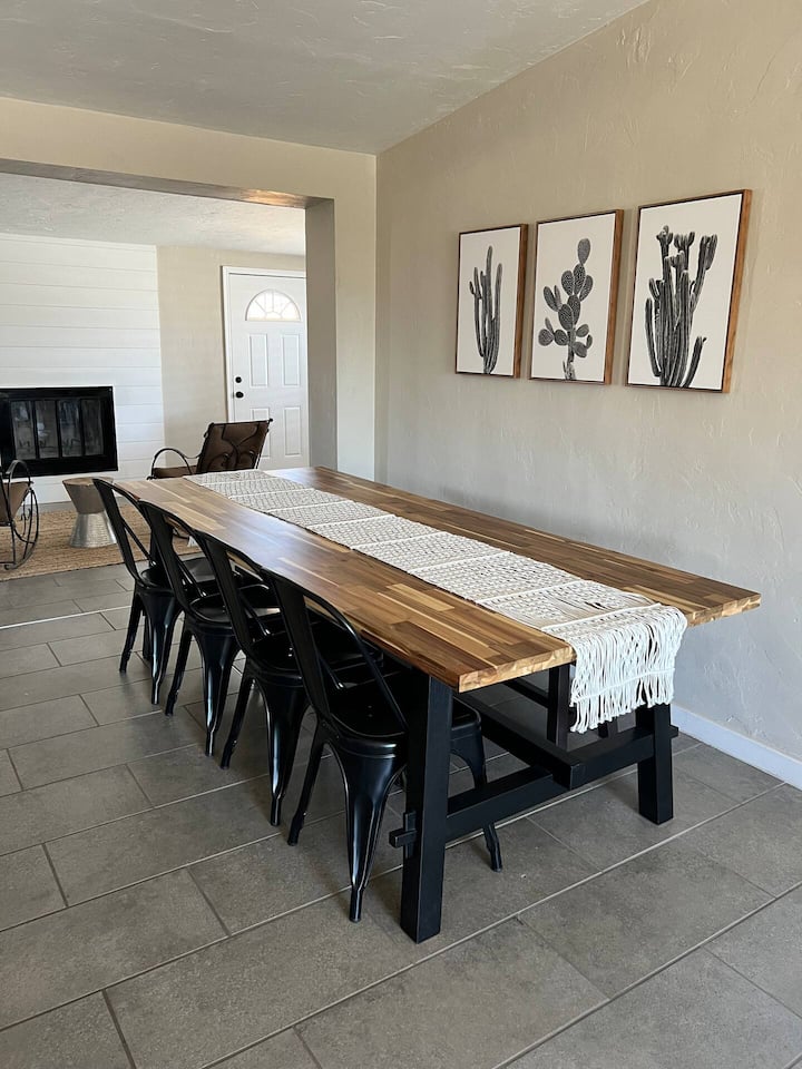 Downtown Tucson Home 4br/3ba Welcome Furry Friends - Tucson, AZ