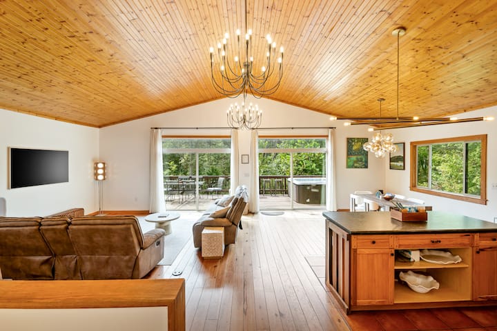 Luxe•hot Tub•game Room•29 Min To Snp•river•5 Acres - Rileyville, VA