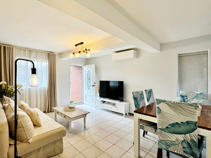 Lakeside Family Retreat - Wollongong