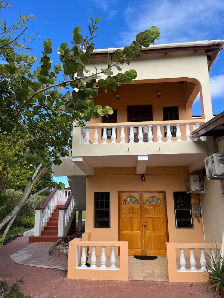 Carapes Inn - Mango Suite - Saint John's
