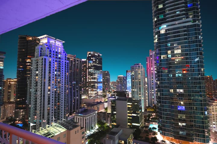 Brickell Highrise: Pool/gym/ Ocean And City Views - Miami, FL