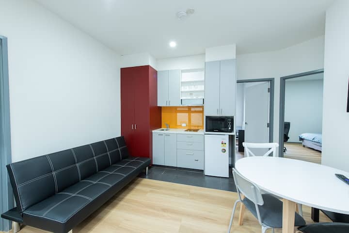 Two-bedroom Apartment Hotel For Non-fussy Guest - Melbourne
